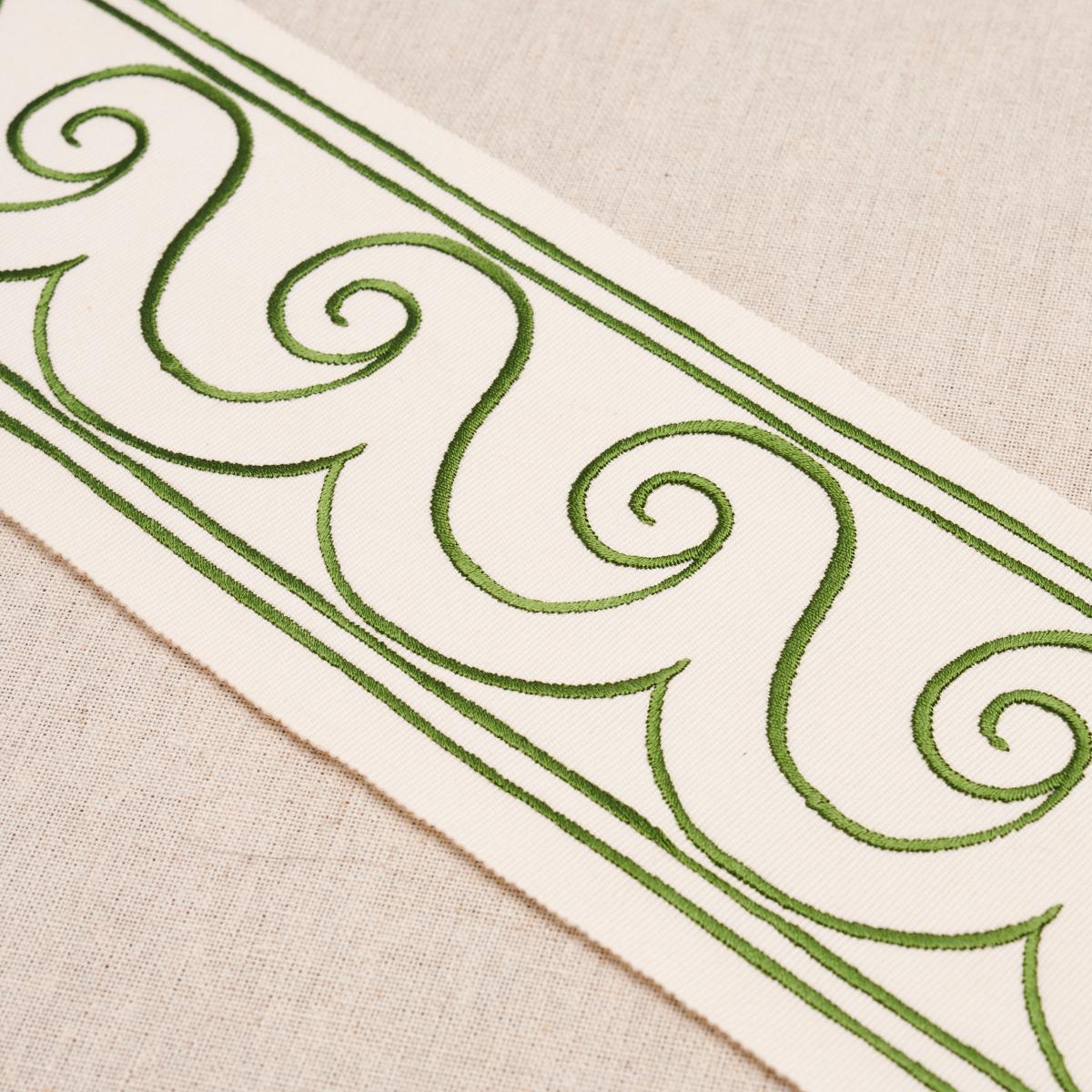 Greek Waves Trim - Green On Ivory Trims | Schumacher