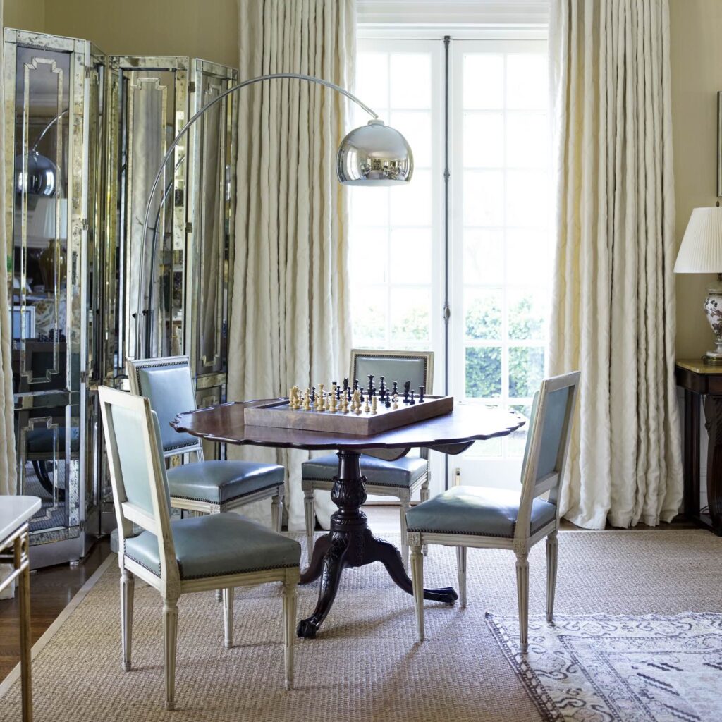 How to Outline Your Walls with Trim