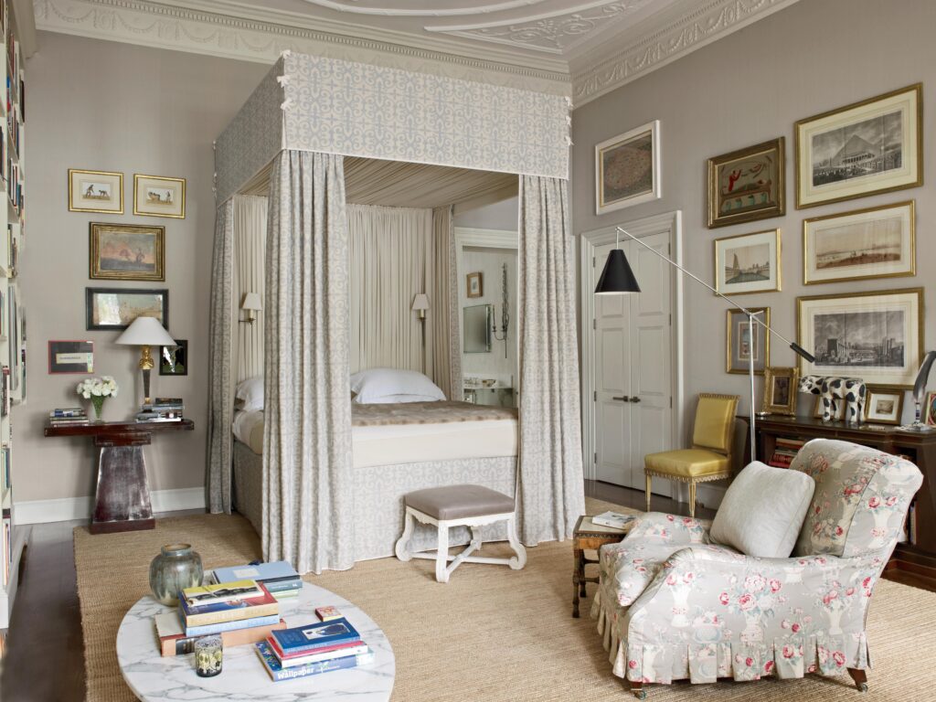 How to Outline Your Walls with Trim